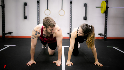 משפחת 8CLUB - האייקון הספורטיבי